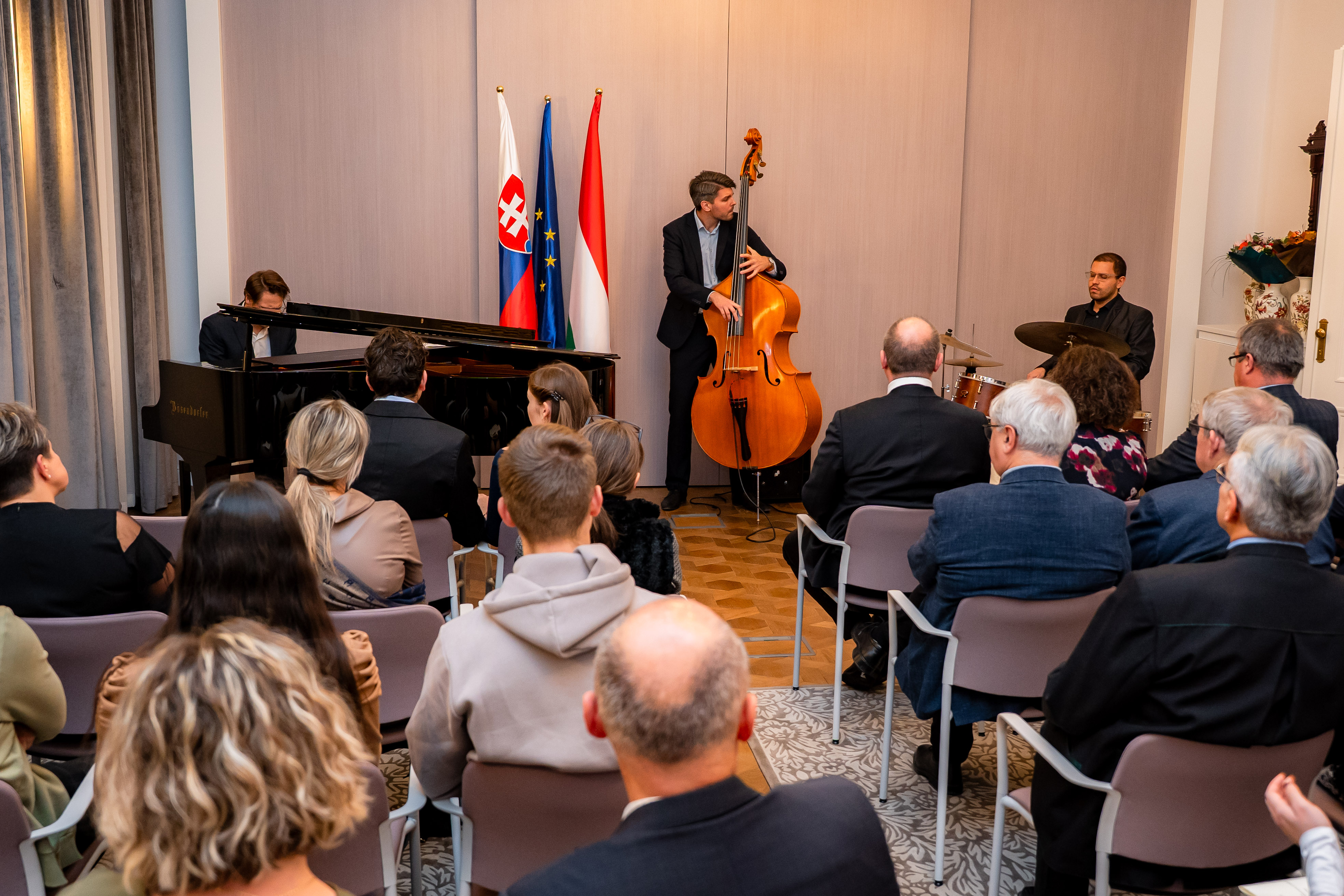 Galéria - Slávnostný salónny koncert pri príležitosti 25. výročia ...